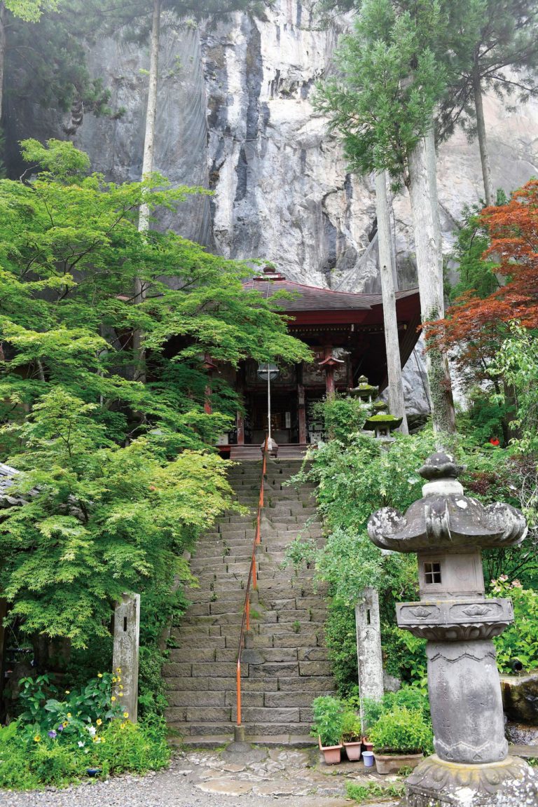 Visit the Historic Shrines and Temples - Chichibu - The Best Things to ...