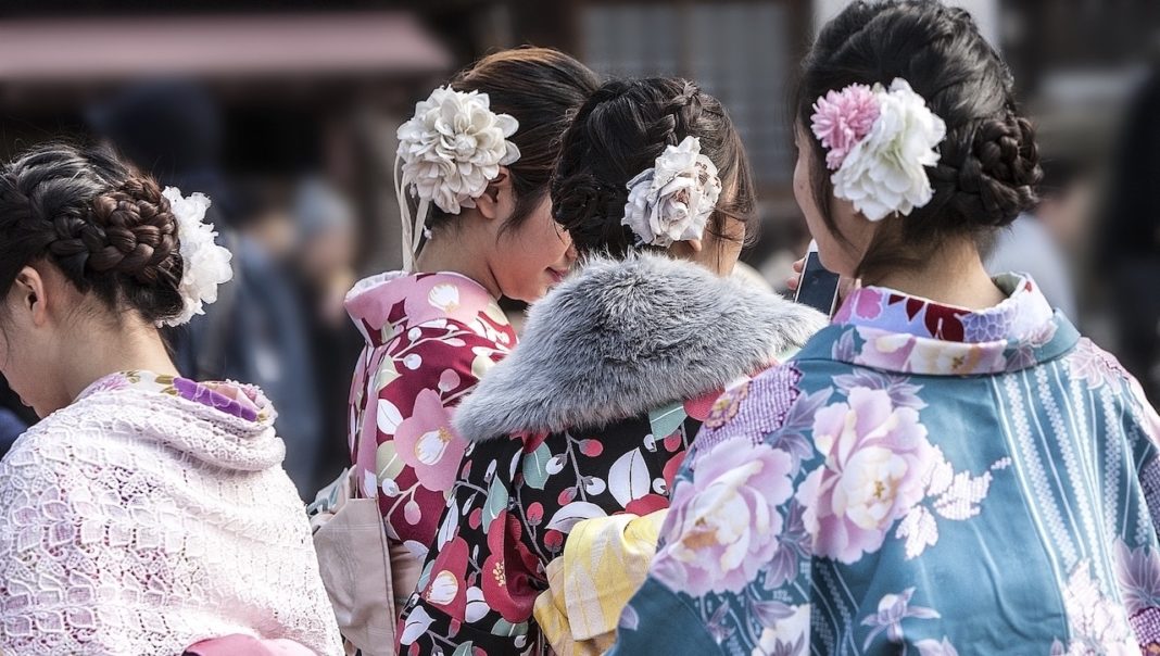 A Guide to Japanese Souvenirs: The Best Traditional Japanese Items to ...